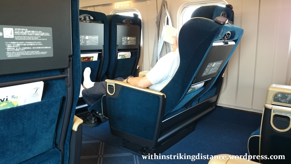 02Jul15 008 JR East Hokuriku Shinkansen E7 Series Train Set F15 Green ...